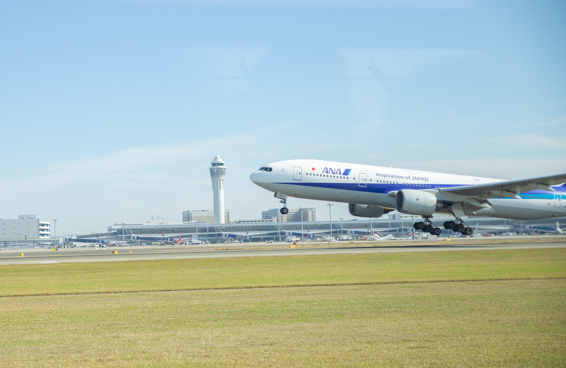How is visiting the Chubu Centrair International Airport’s airfield ...