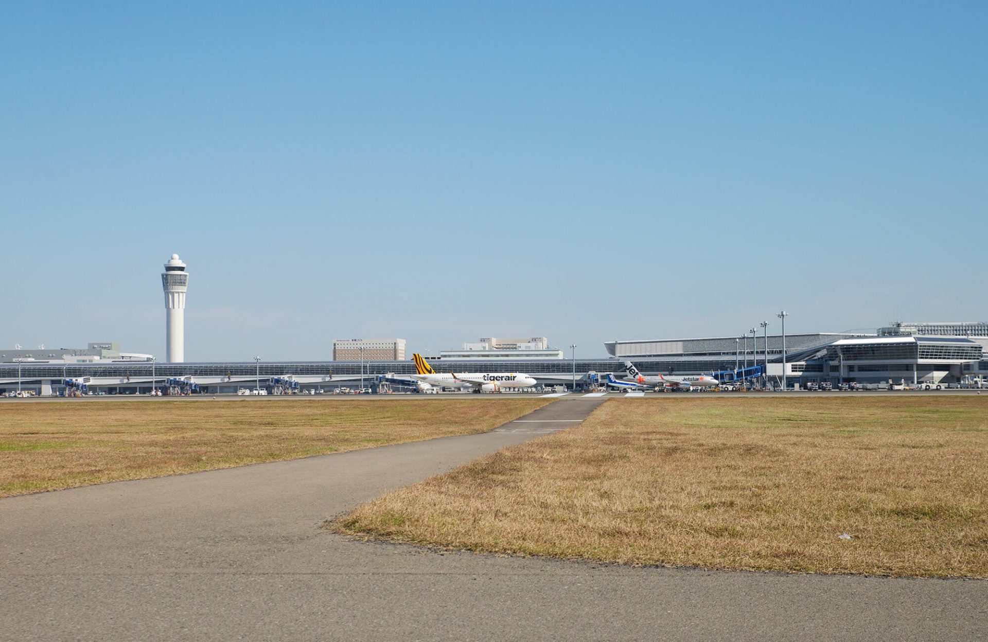 How is visiting the Chubu Centrair International Airport’s airfield ...